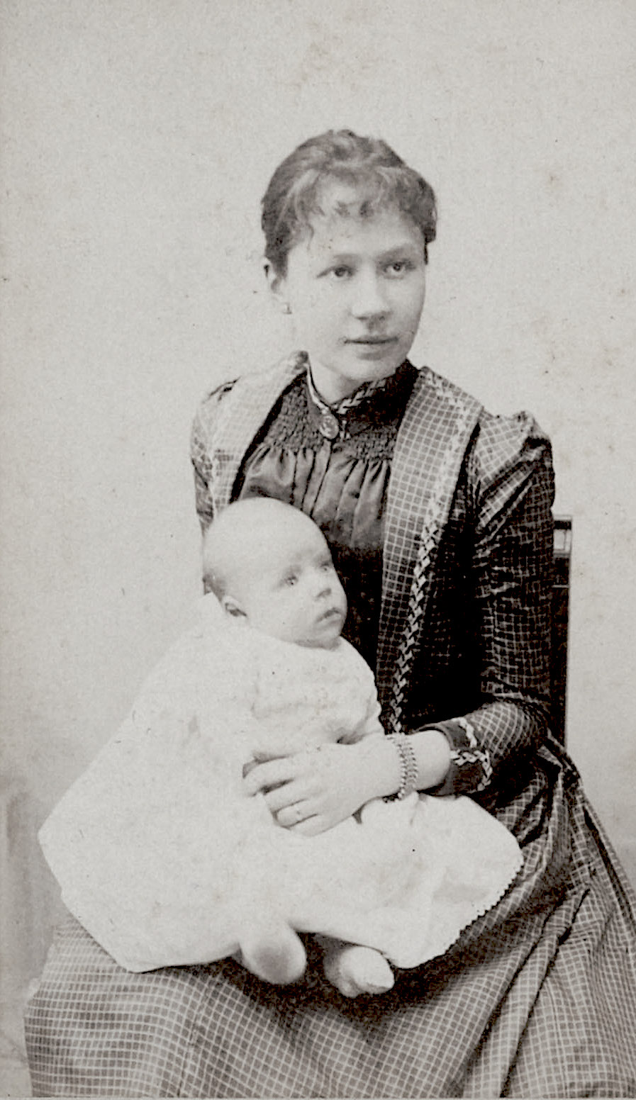 Jo_Bonger_and_son_Vincent_Willem_van_Gogh_1890 | Needlewatcher